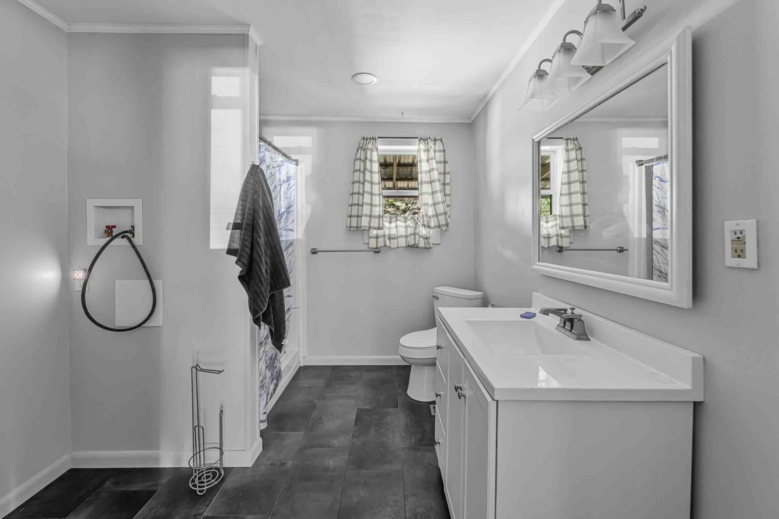 New York Land Quest For Sale: Gorgeous log cabin is ready for move-in ...